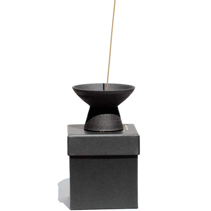 Ume Incense Shibui Raw Black Stoneware Incense Holder – Beautyhabit
